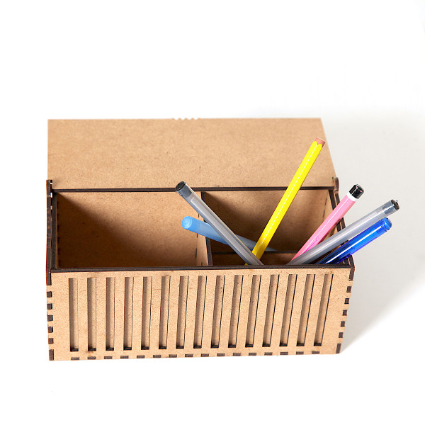 CON 01 – CONTAINER PEN HOLDER (Colorless)